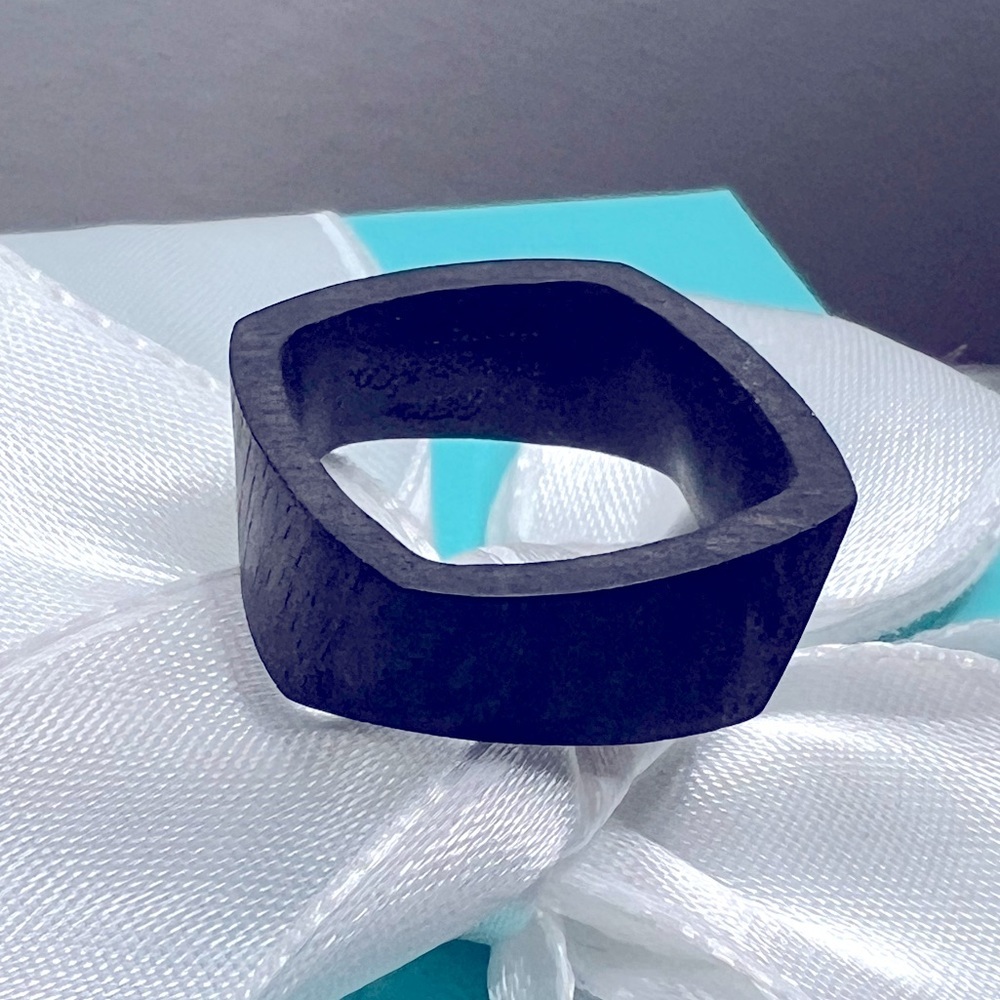 Tiffany & Co. Carved Wood Torque Ring By Frank Gehry - Gem